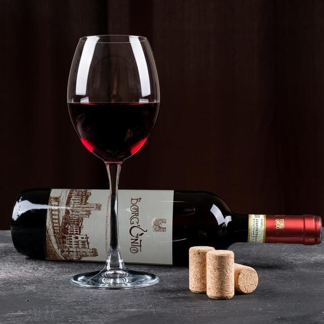 WINE TASTING EXPERIENCE IN THE HISTORICAL CENTRE - The Experience: What to Expect in Detail