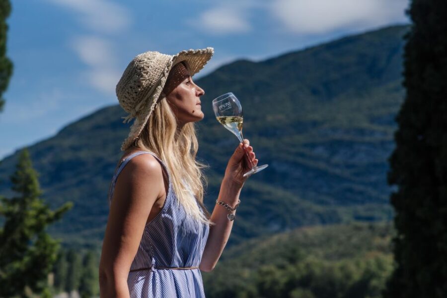 Winery tour with tasting of TrentoDoc and Grappa - Practical Details and Tips