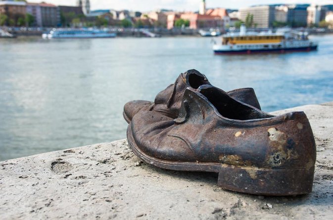 Wonders of Secession in Budapest, a private tour by car and guide - Key Points