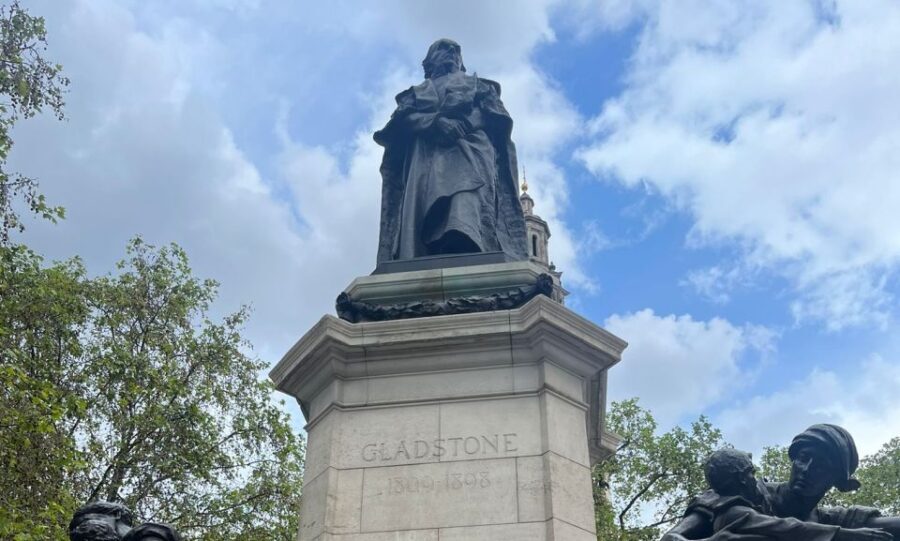 Woolf & Dickens: London Literary Tour & Writing Workshop - Woolf & Dickens: London Literary Tour & Writing Workshop — A Deep Dive into Words and Places