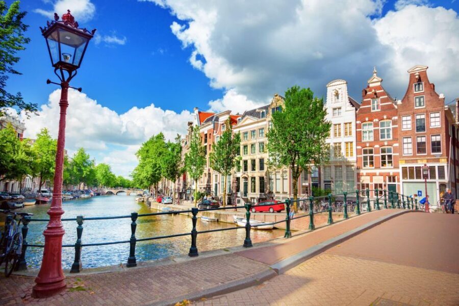 World War II in Amsterdam Private Guided Tour - Why This Tour Works Well for Travelers