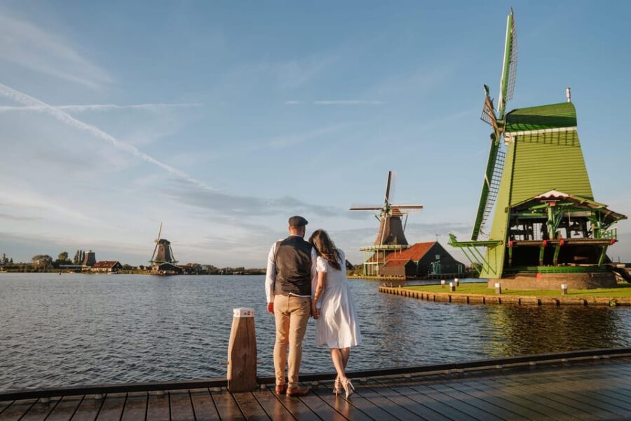 Zaanse Schans: Photoshoot Near Amsterdam with Windmills - How does the different package options change the experience?
