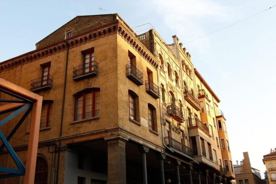 Zaragoza : Private Custom Walking Tour with a Local Guide - What the Reviews Say