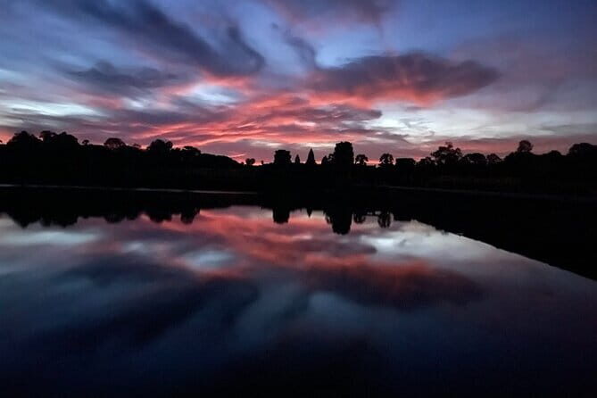 1-Day Angkor Wat Tour with Optional Sunrise - Who Should Consider This Tour?