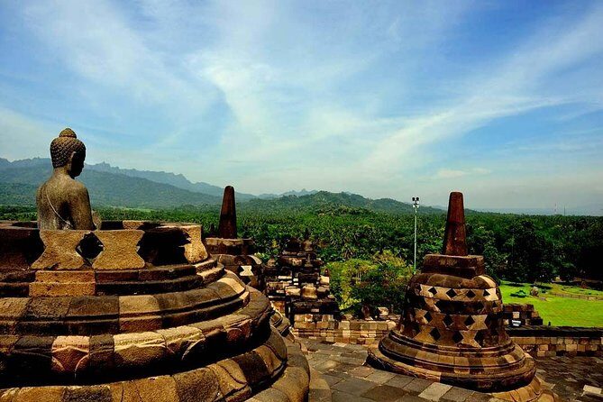 1-Day Yogyakarta Borobudur Prambanan - PRIVATE Tour with GUIDE - FAQ