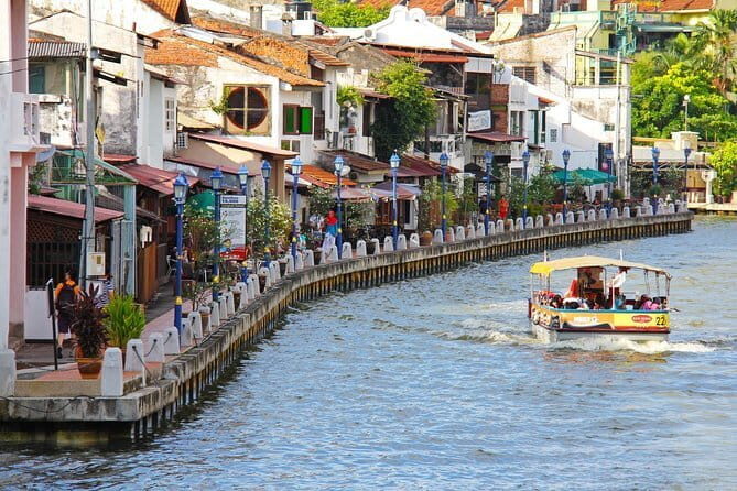 *13 Hrs Best of Melaka Full Day Flexible Van Tour w' Tour Guide - Authentic Experiences and Cultural Insights