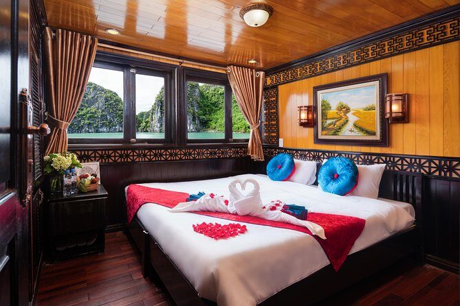 2 Days 1 Night on Swan Cruises visiting Bai Tu Long bay Thien Canh Son cave - Day 2: From Sunrises to Caves and Cooking