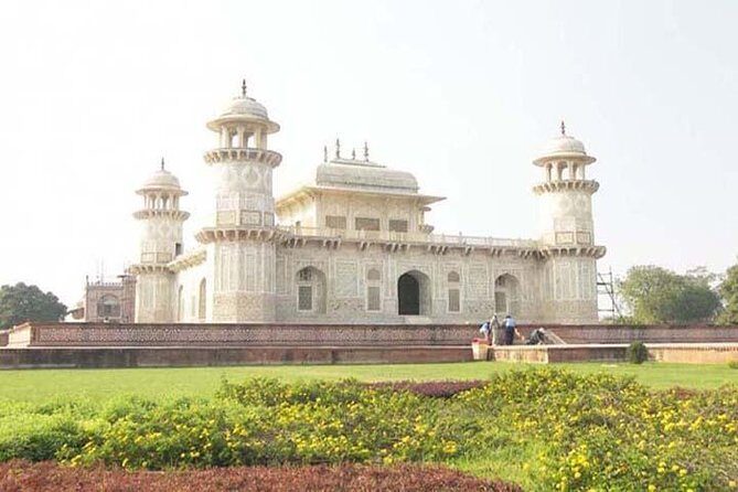 2 Days Private Taj Mahal Tour for Couple - Insights from the Reviews