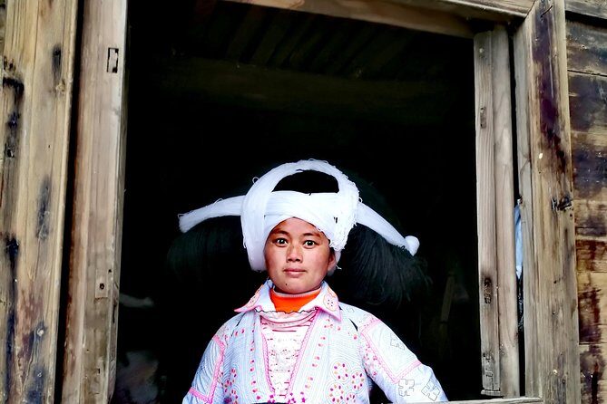 3-Day Private Guizhou Ethnic Minority Discovering Tour from Guiyang with Accommodation - Day 2: Nature and Old Town Charm