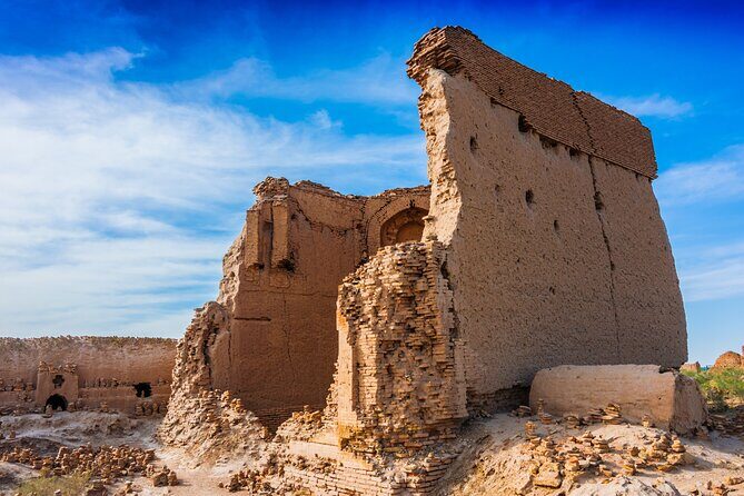 3-Day Small Group Jeep Adventure Tour to Aral Sea & Usturt Plateau in Nukus - Day 1: From Nukus to the Shores of the Aral Sea
