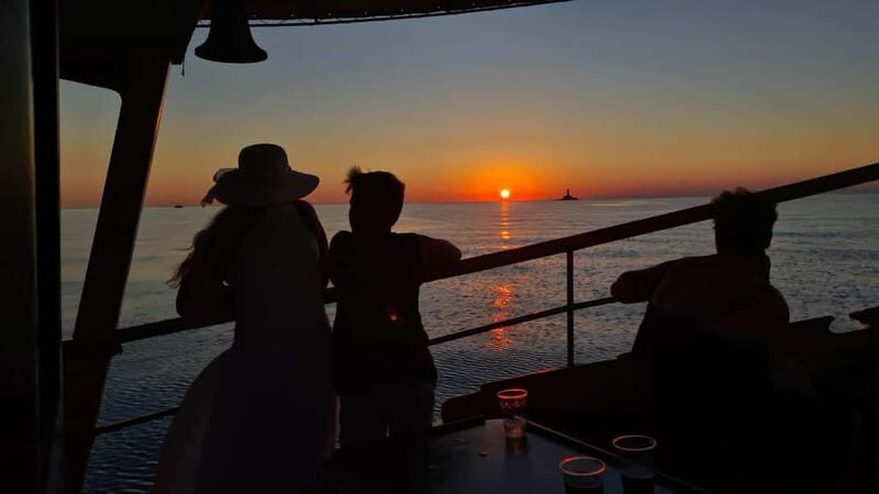 3hours Dolphin Sunset watching with unlimited drinks +dinner - The Itinerary in Detail