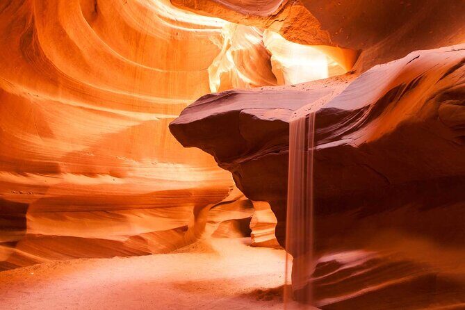4-Day Las Vegas Grand Canyon Antelope Canyon Tour from SF - Day 3: Antelope Canyon and Lake Powell