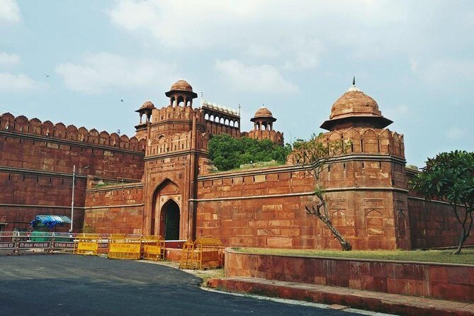 5-Day Private Golden Triangle & Ranthambore Tiger Safari Tour - Day Three: Sunrise at the Taj and the Historic City of Fatehpur Sikri