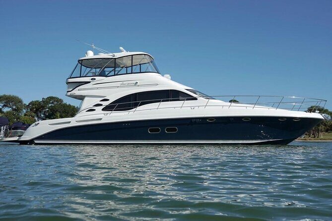 58 ft private tour in Miami, Yatch Rental 4 to 8 hours, 13 people - Why This Yacht Tour Stands Out in Miami