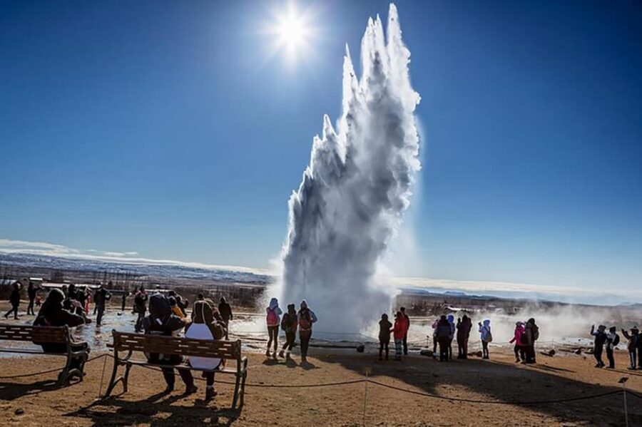 6 Day Reykjavik Blue Lagoon GoldenCircle South GlacierLagoon - What the Tour Feels Like