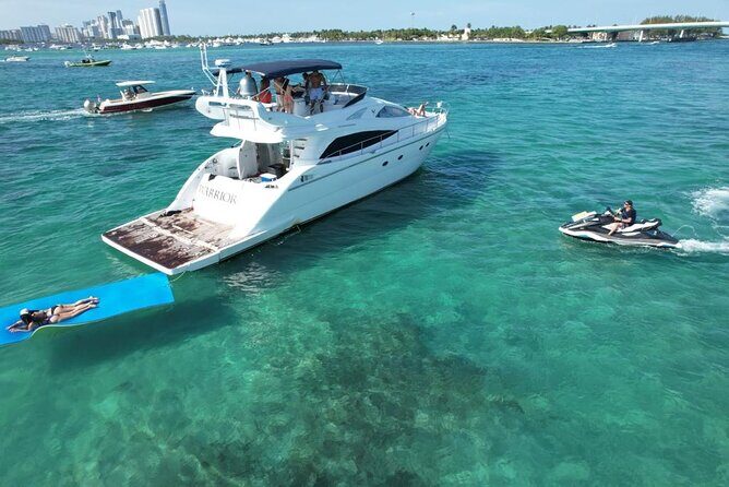 65ft Yacht Charter in Miami - What to Expect During Your Trip
