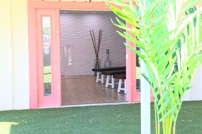 77 Sign & Go Wedding at Hawaiian Wedding Chapel - Why This Wedding Package Works for Certain Couples