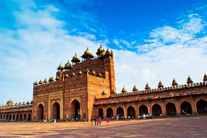 Abhaneri & Fatehpur Sikri Tour From Jaipur with Agra Drop - Abhaneris Chand Baori: A Photogenic Wonder