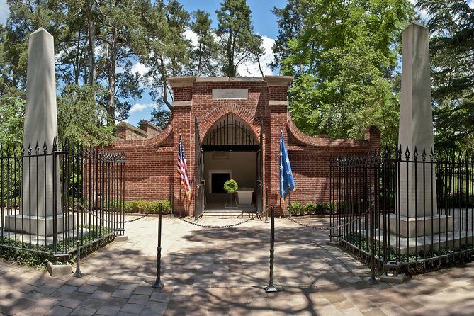 Admission & Guided Tour of Mount Vernon and Old Town Alexandria - Transportation & Group Size