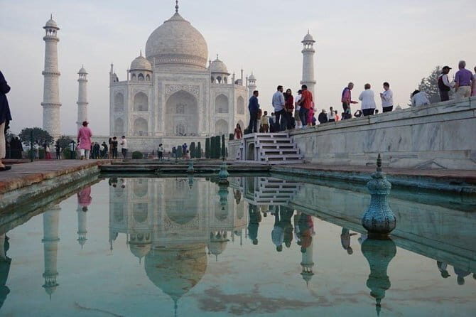 Agra Overnight Tour With Taj Mahal and Fatehpur Sikri - What Makes This Tour Stand Out?