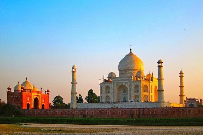 Agra,Taj Mahal with Fatehpur Sikri Day Trip from Delhi includes Guide - What Makes This Tour Stand Out?