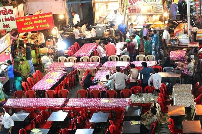 Ahmedabad's Colorful Manek Chowk Bazaar - The Logistics: What You Need to Know