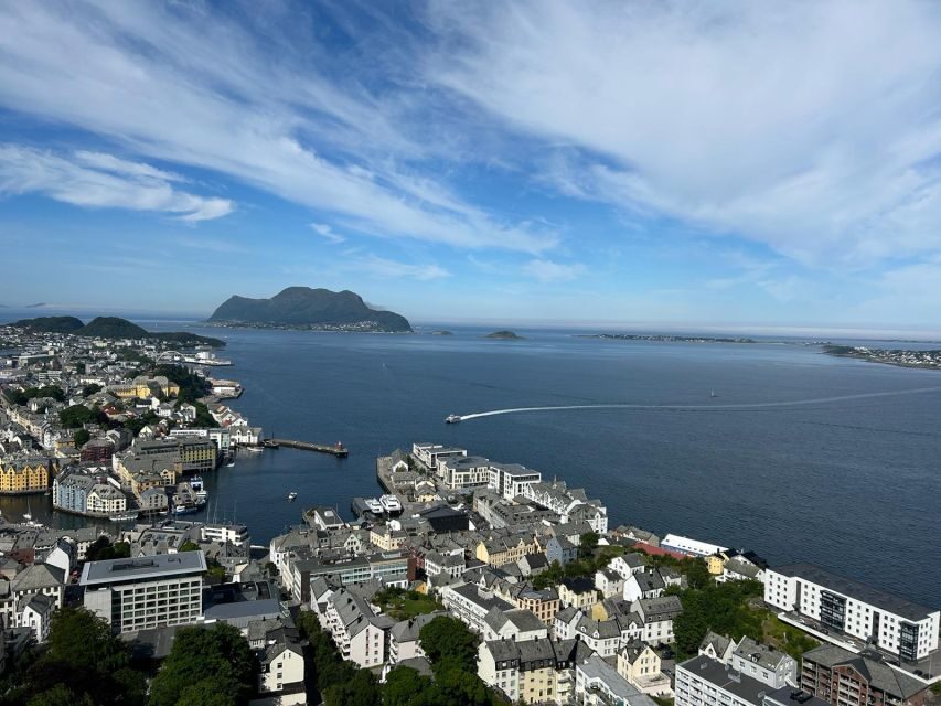Ålesund: Giske and Godøy Islands Guided Sightseeing Tour - A Detailed Look at the Itinerary
