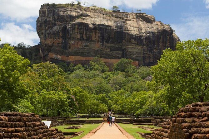 All-inclusive Sigiriya, Dambulla and Wildlife Safari from Colombo - Exploring the Itinerary in Detail