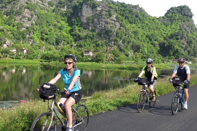 Amazing Hoa Lu & Tam Coc - Smallest group tour - Experiencing like a local - Traditional Vietnamese Lunch