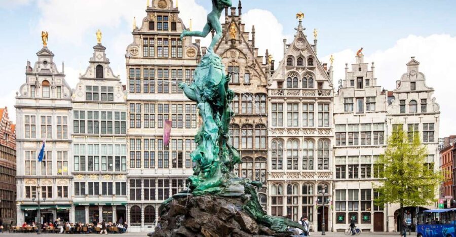 Antwerp: Private Historical Highlights Walking Tour - Fashion and Medieval Passages