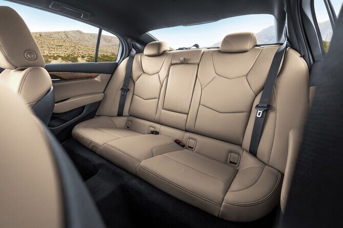 Arrival from Salt Lake City Airport SLC to Salt Lake Downtown - Vehicle Options and Group Comfort