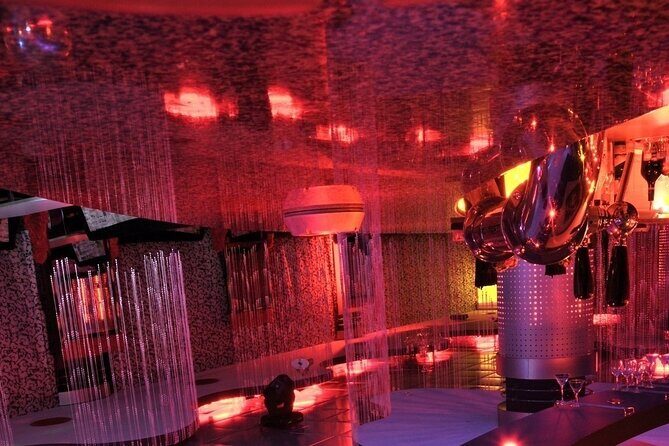 Arts District 4hr Shopping, Champagne, Photos, Limo Ride & Dinner - Who Should Book This Tour?