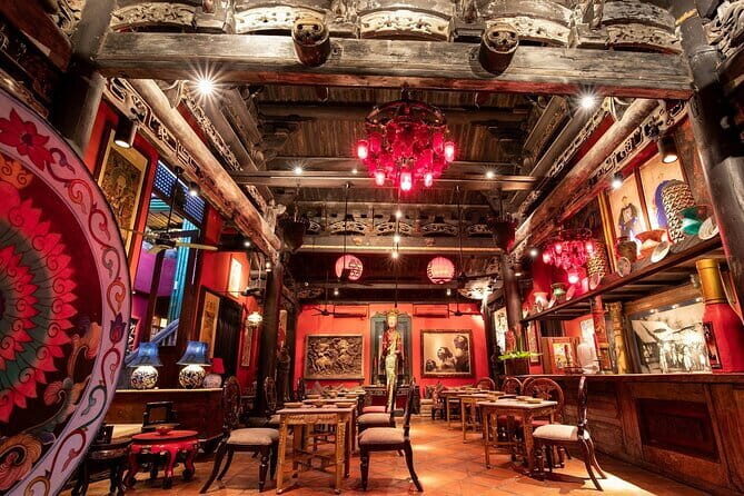 Babah Peranakan Dinner in Kang Xi Temple 1706 - The Dining Experience: Atmosphere, Menu, and Cultural Significance