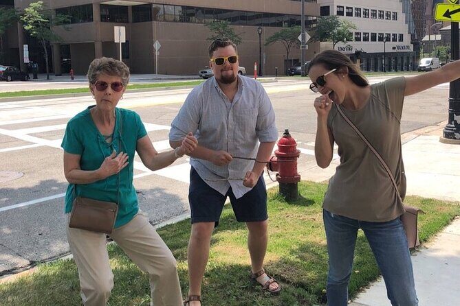 Bakersfield City Scavenger Hunt by Zombie Scavengers - What Does the Tour Involve?