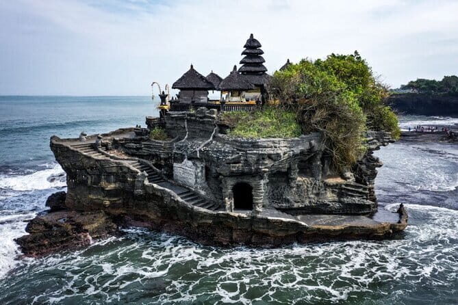 Bali : Northern Bali Private Day Trip with Transfer - Stop 1: Tanah Lot Temple — Bali’s Iconic Seaside Shrine