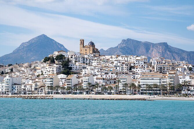 Bay trip in Calpe or Altea with a sailing catamaran - An Overview of the Experience