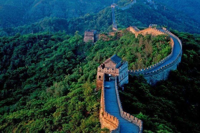 Beijing Private Tour: Mutianyu Great Wall, Wangfujing Street and Kungfu Show - Nighttime Spectacle: The Kungfu Show at Red Theatre
