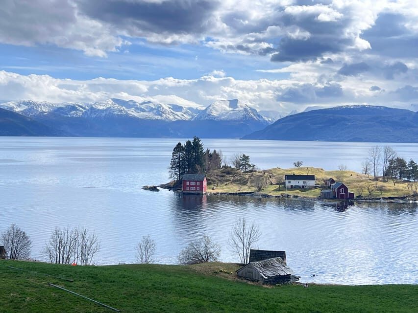 Bergen: Private City Tour with the Best of Hardangerfjord - Hardangerfjord Up Close
