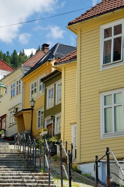 Bergen: Private tour in your own language - Who Should Consider This Tour?
