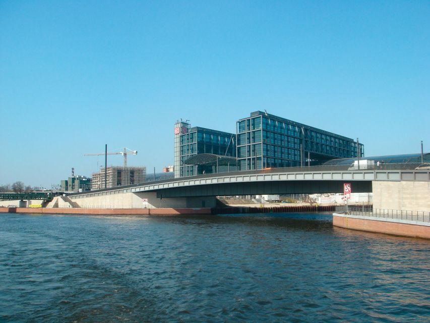 Berlin: 2.5-Hour East Side Boat Cruise with Commentary - A Deep Dive into the Experience
