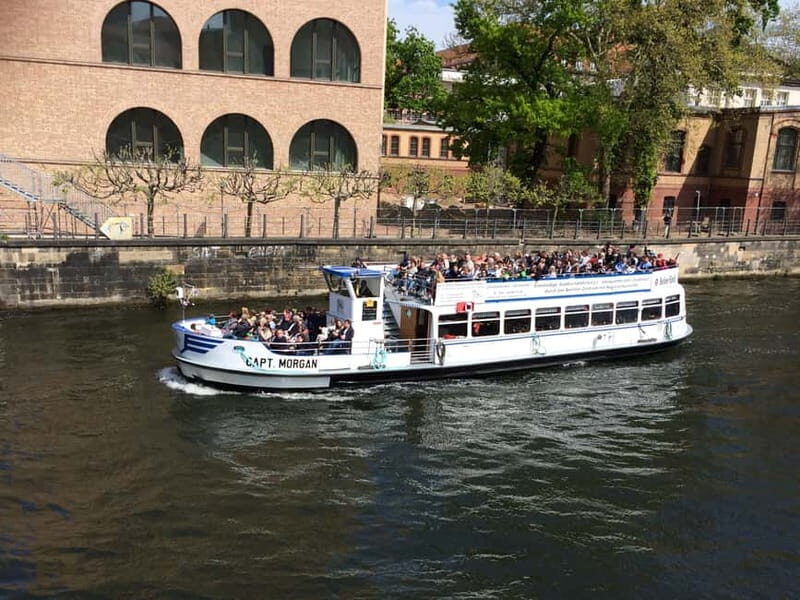 Berlin: Boat Sightseeing Cruise with Audioguide - Practical Tips for Travelers