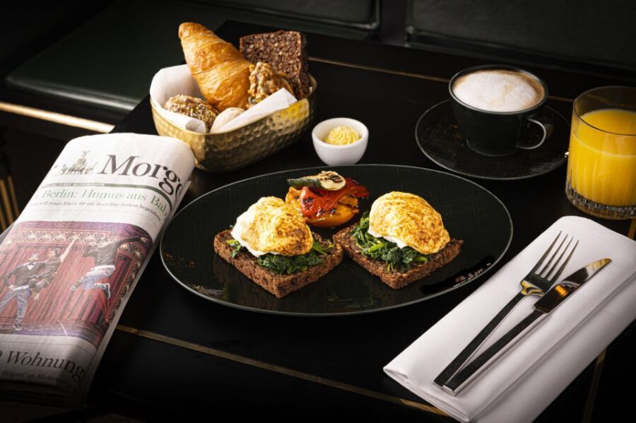 Berlin: Breakfast at Café Wintergarten - The Menu: A Well-Built Selection of Creative Breakfasts