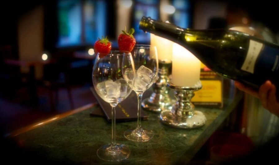 Berlin: Dinner in the Dark - Who should consider this experience?