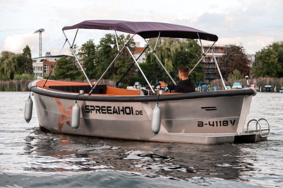 Berlin: Electric Boat Rental for self-driving 2 hrs - The Itinerary: What to Expect