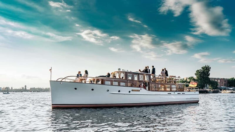 Berlin: Evening Yacht Cruise with Aperitif & Dinner Upgrade - The Option to Include Dinner