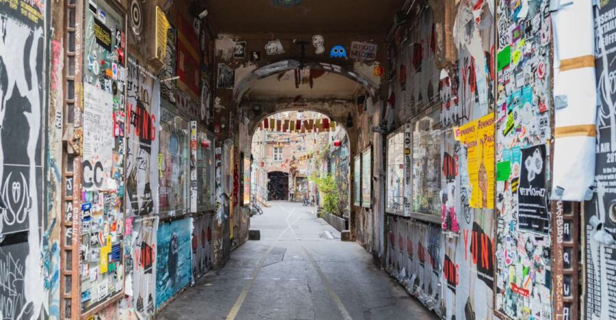 Berlin: Hidden Backyards Guided Walking Tour - What to Expect During the Tour