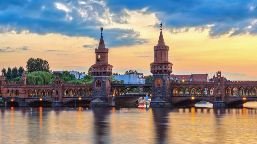 Berlin: Private Highlights Tour with Hotel Transfers - Who Should Consider This Tour?