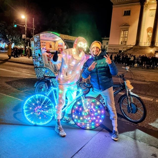 Berlin Rickshaw Tour -2 hours & hotel pickup - groups up to 16 people - The Sum Up