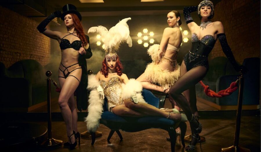 Berlin: Showgirls of Burlesque Show - Key Points