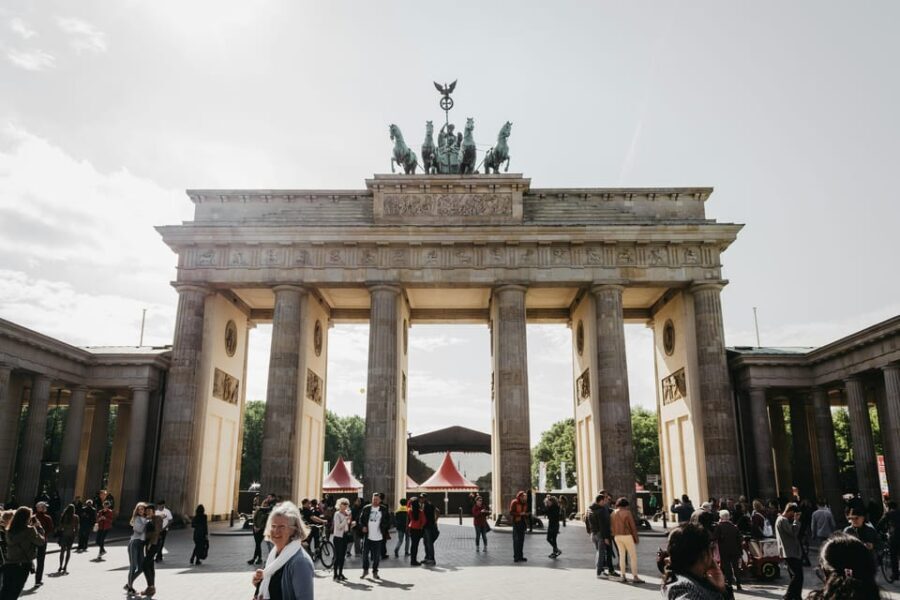 Berlin: Tour with Private Guide - Who Should Consider This Tour